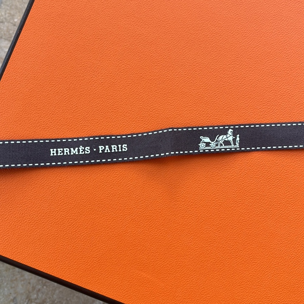 Hermes Box And Ribbon - Gem